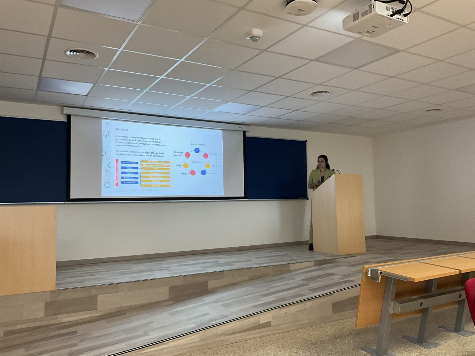 Mireia Bernuz Gimeno Thesis Defense at UAB – María Isabel Pividori